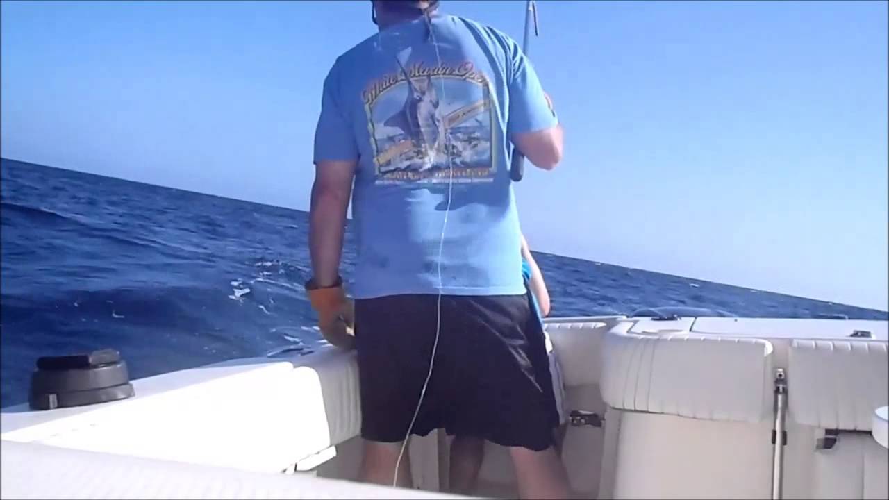 Tuna fishing aboard the FAZE FOUR - YouTube