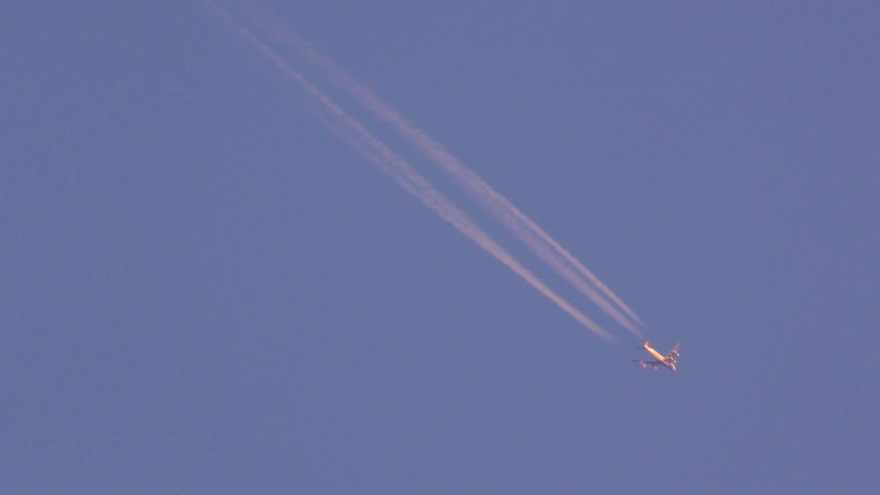 UA889 ユナイテッド航空889便 - YouTube