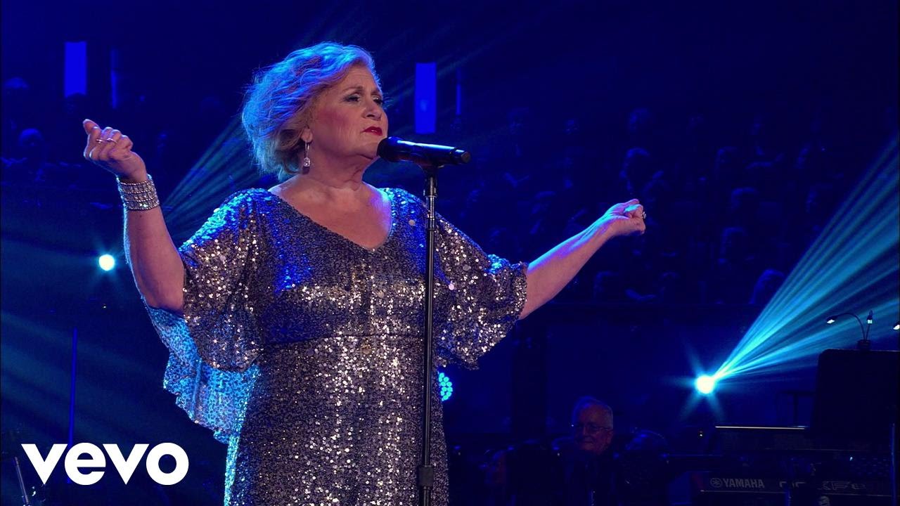 Sandi Patty - Forever Grateful (Live) - YouTube