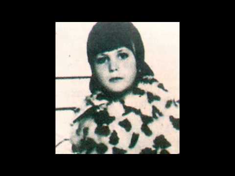 Sibal Can'ın Çocukluk Fotoğrafları - Sibal Can''ı Hiç Böyle Görmediniz!