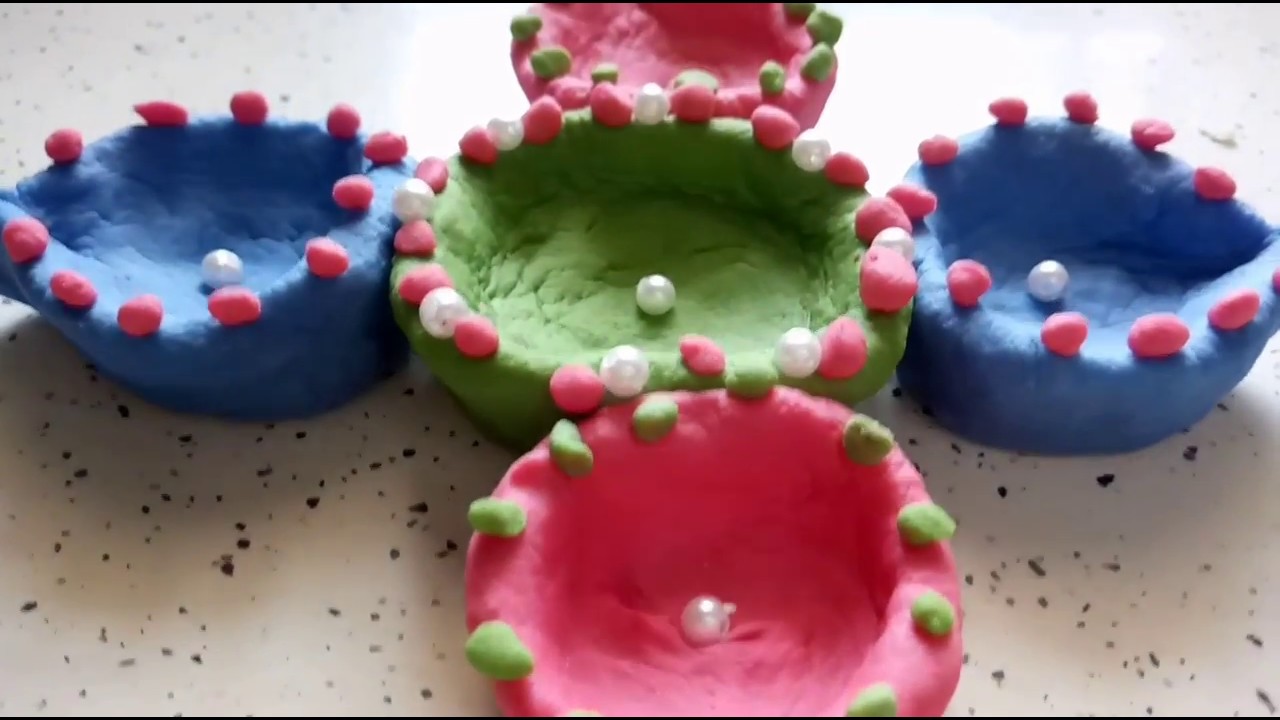 Make Colourful Diwali Diyas With Flour/मैदा | How To | CraftLas - YouTube