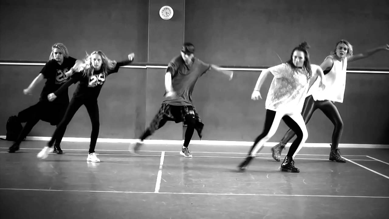 Michael Jackson Coreografia-You Rock My World - YouTube