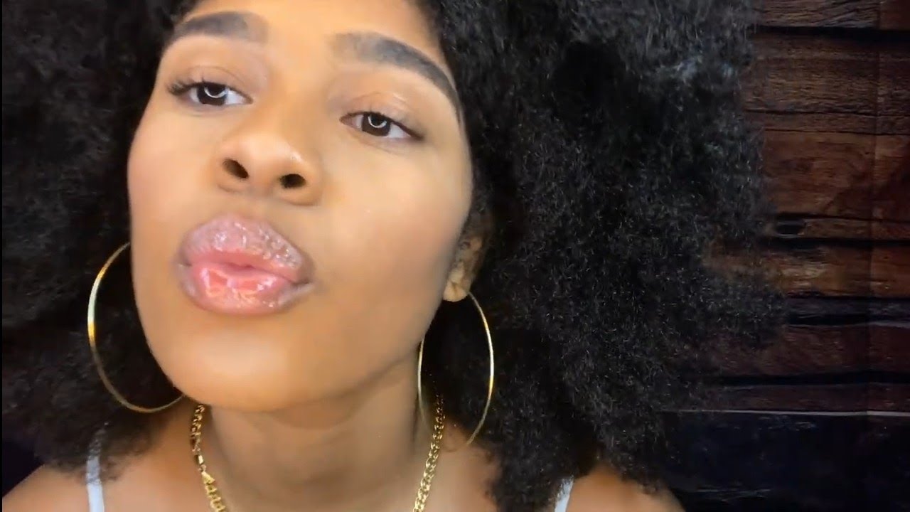 ASMR- Soft Kisses Hand Movements 🥰 (Repeating Kisses Besitos) - YouTube