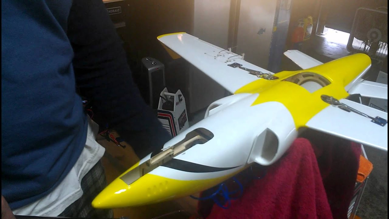 Hobbyking viperjet assembly part 22 on Stu's Channel - YouTube