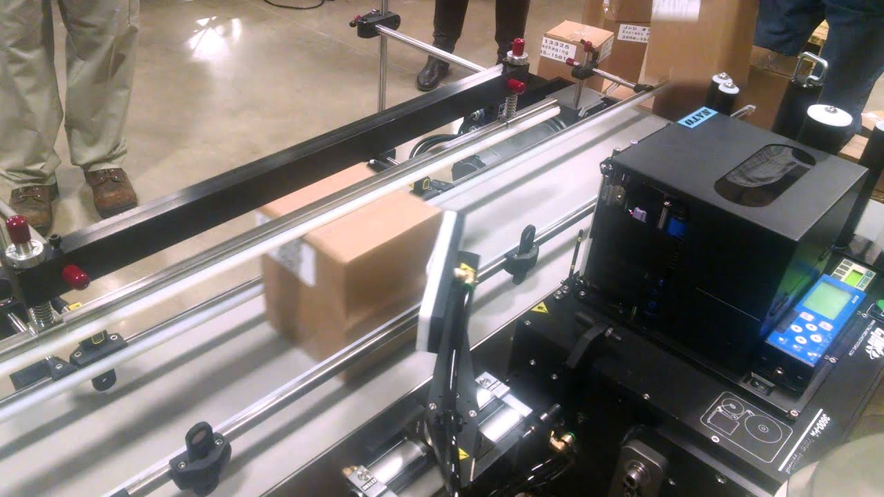 Corner wrap labeler - YouTube