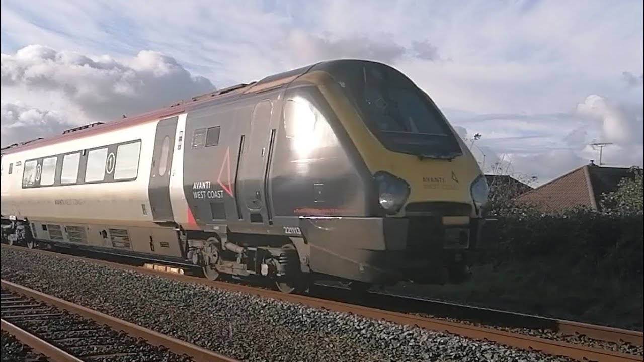 04/11/22 - Class 221 Voyager - 221113- Holyhead to Crewe - YouTube