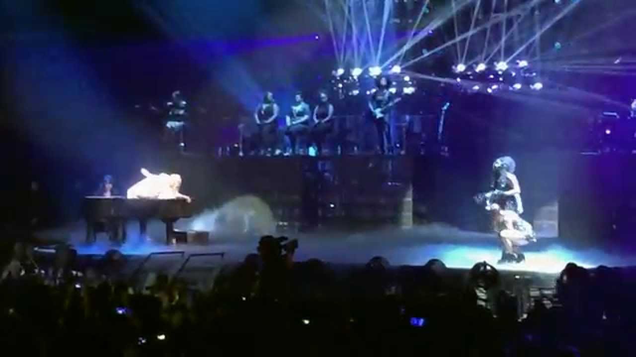 Beyoncé - 1+1 (Live in London) - YouTube