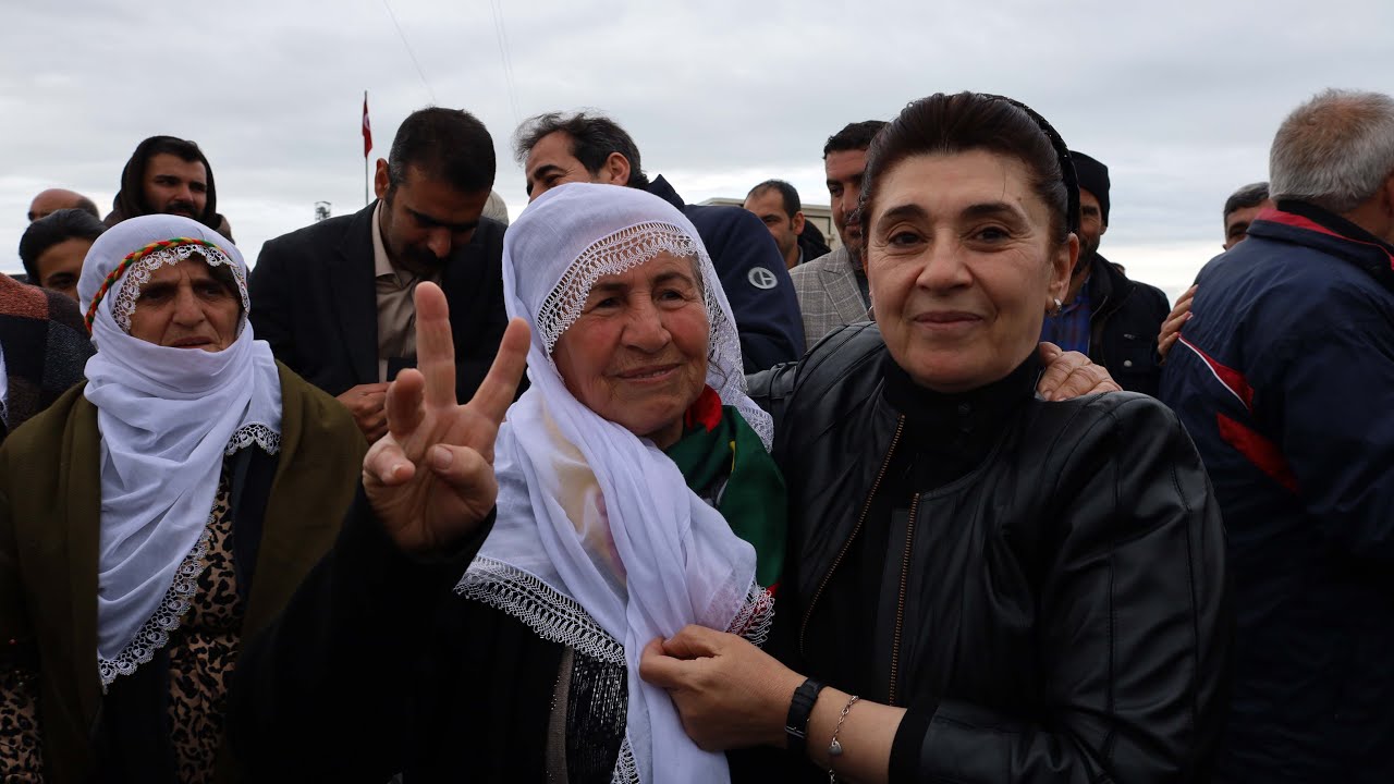 SIYASETMEDAR ZANA: HER KES KESEKÎ/Ê QANEH BIKE - YouTube