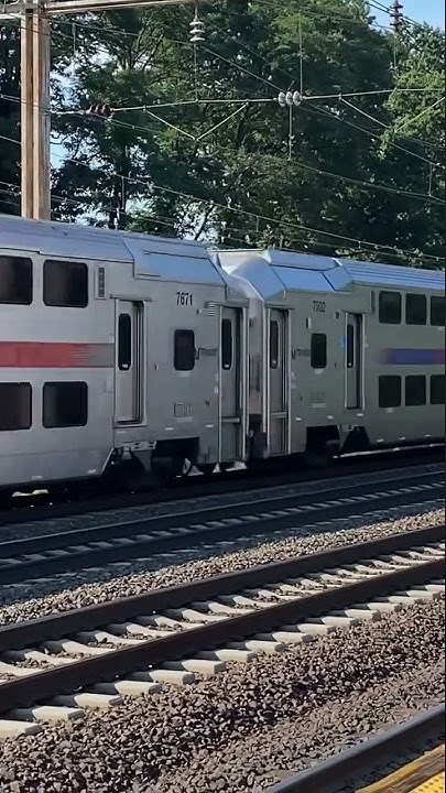 NJT Alp-45 #4506 Passing Linden Nj - YouTube