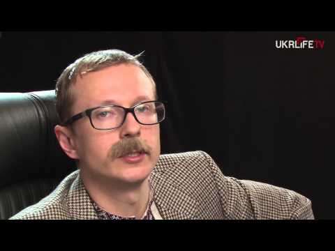 Майкл Щур відклеює свої вуса