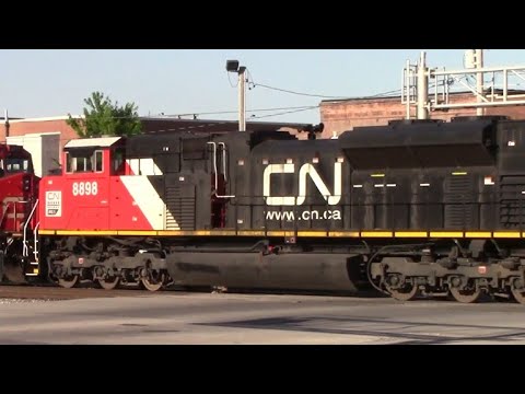 CN 8898, Heritage Unit?, trailing NB - YouTube