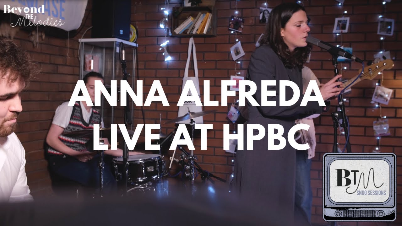 BTM Snug Sessions 7/12/22 - Anna Alfreda, Evie (Live at Hyde Park Book ...
