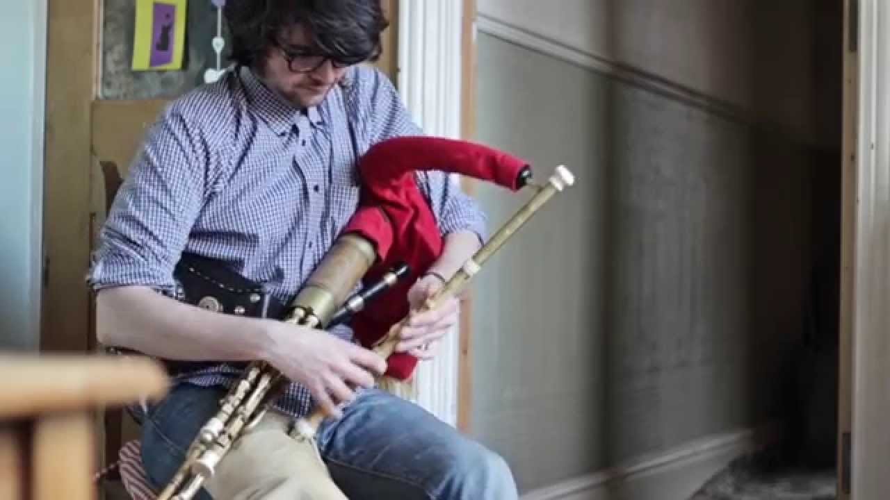 Buachaill Leanbh Measctha Le Gruaig Chatach Coláiste Cois Life