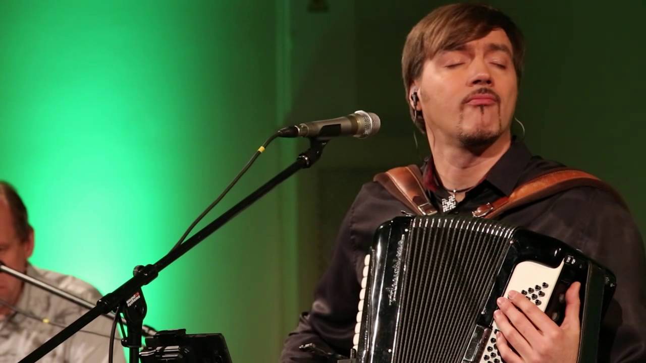 Kāzu muzikanti/ Atis Auzāns ar grupu - YouTube