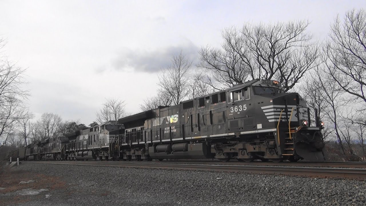 NS 747 EB empty hoppers on the NS Lurgan Branch - YouTube