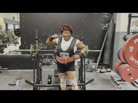 This 80-Year Old Is a Professional Powerlifter - YouTube