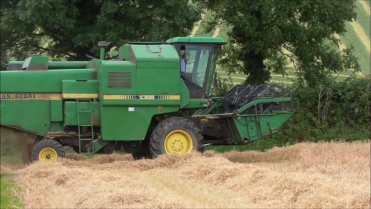 Combining Spring Barley 23,08,2017 - YouTube