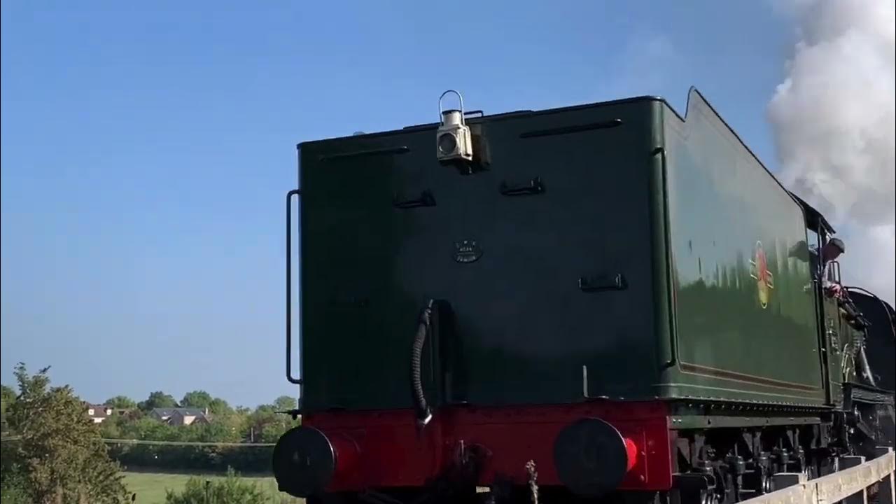 Broadway steam train leaving Broadway station, Cotswolds England - YouTube