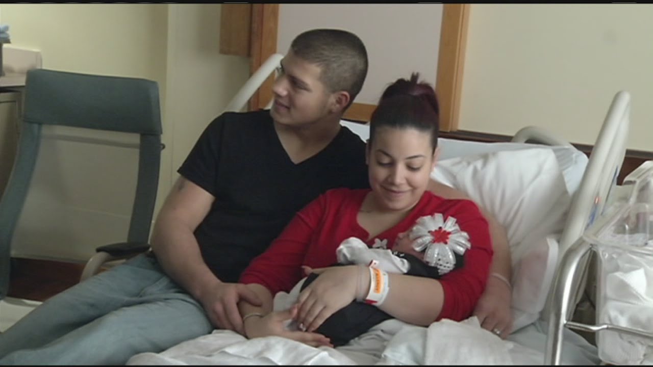 New Year’s baby born at midnight at Baystate - YouTube