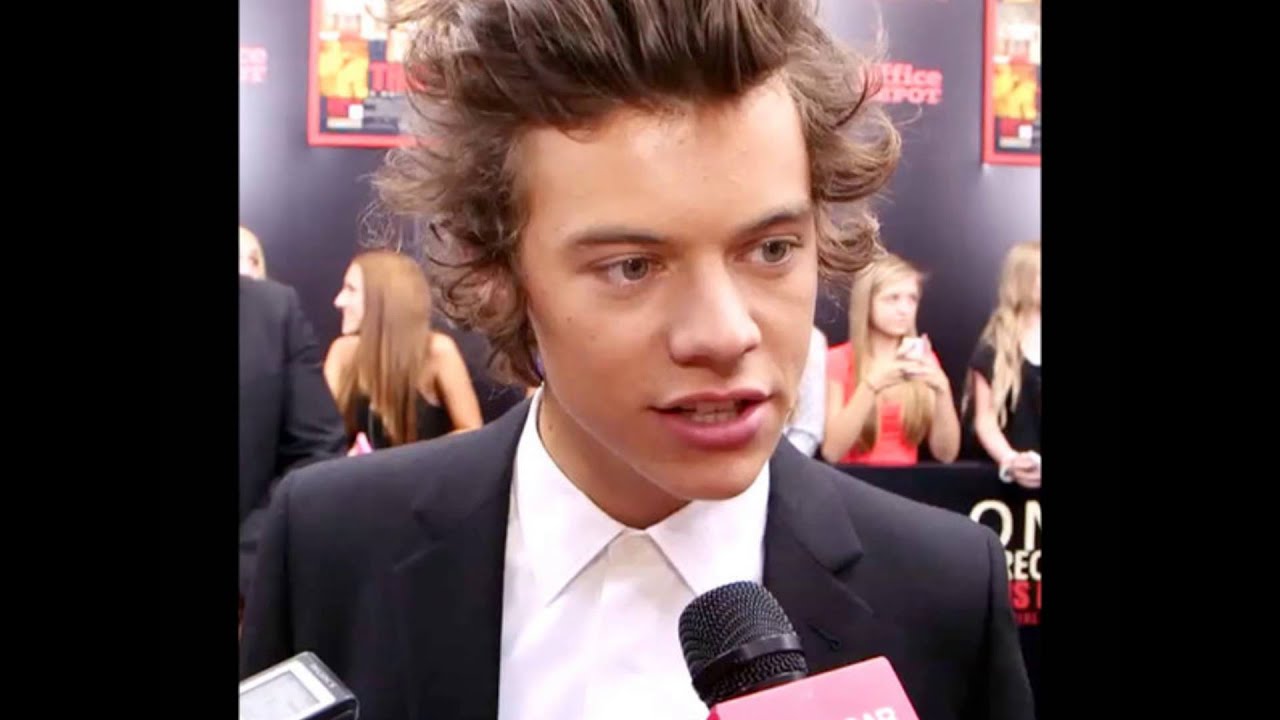 Harry Styles / God damn you're beautiful - YouTube