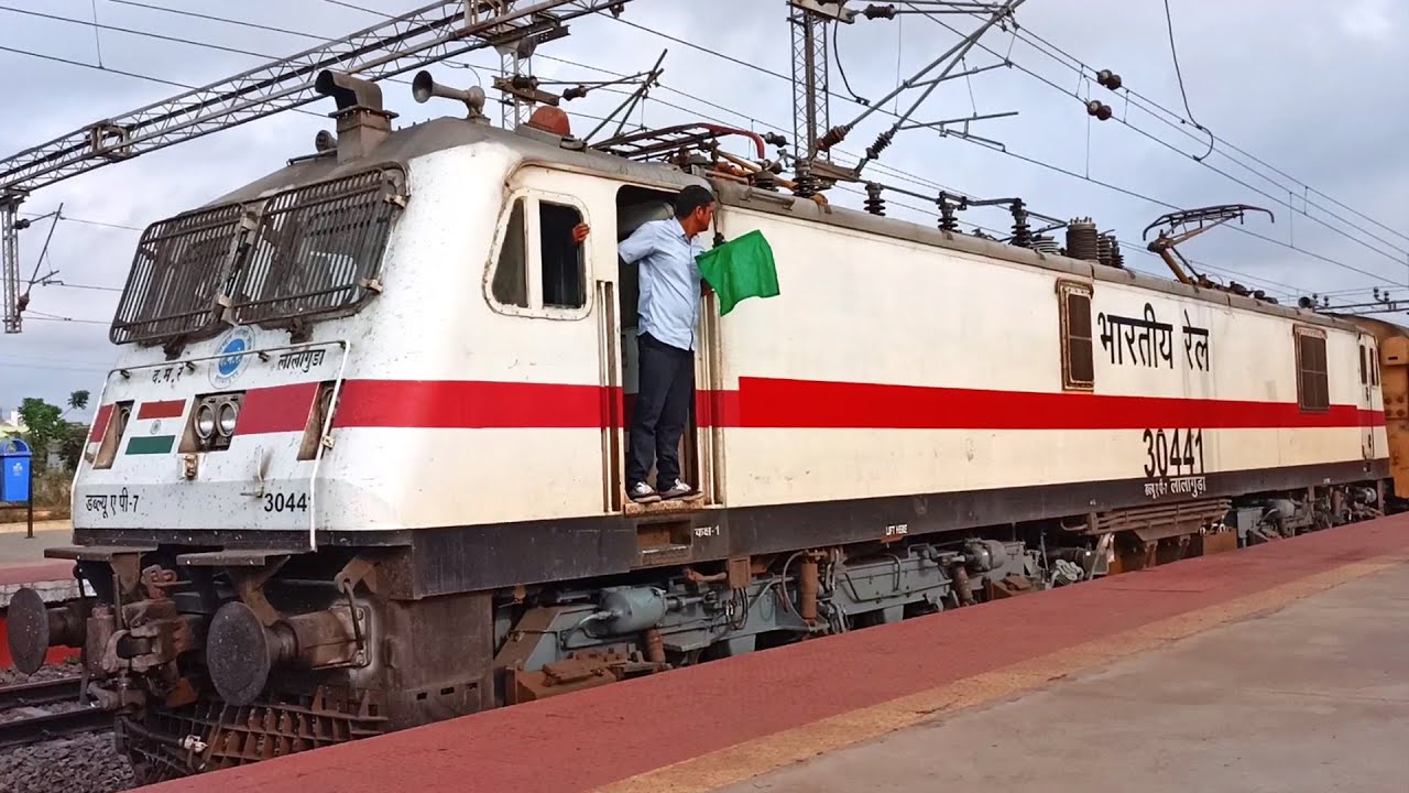 3 Hours Late Running SIMHAPURI Express Announcement Arrival & Departure ...