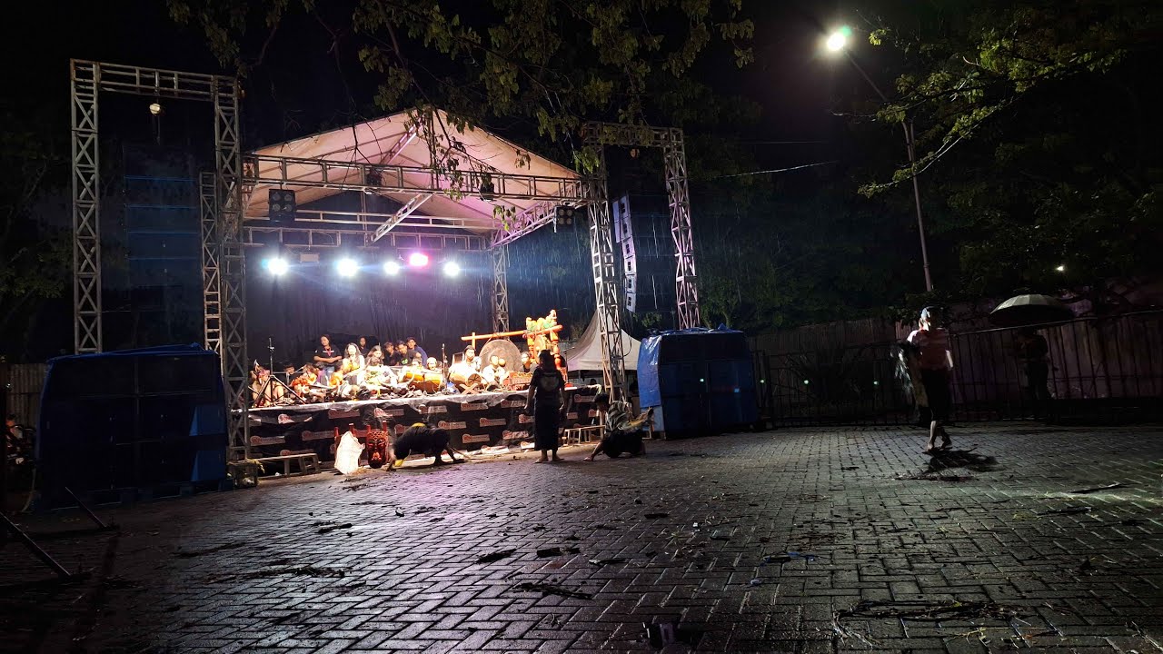 New putro budoyo live pasar hewan wlingi - YouTube