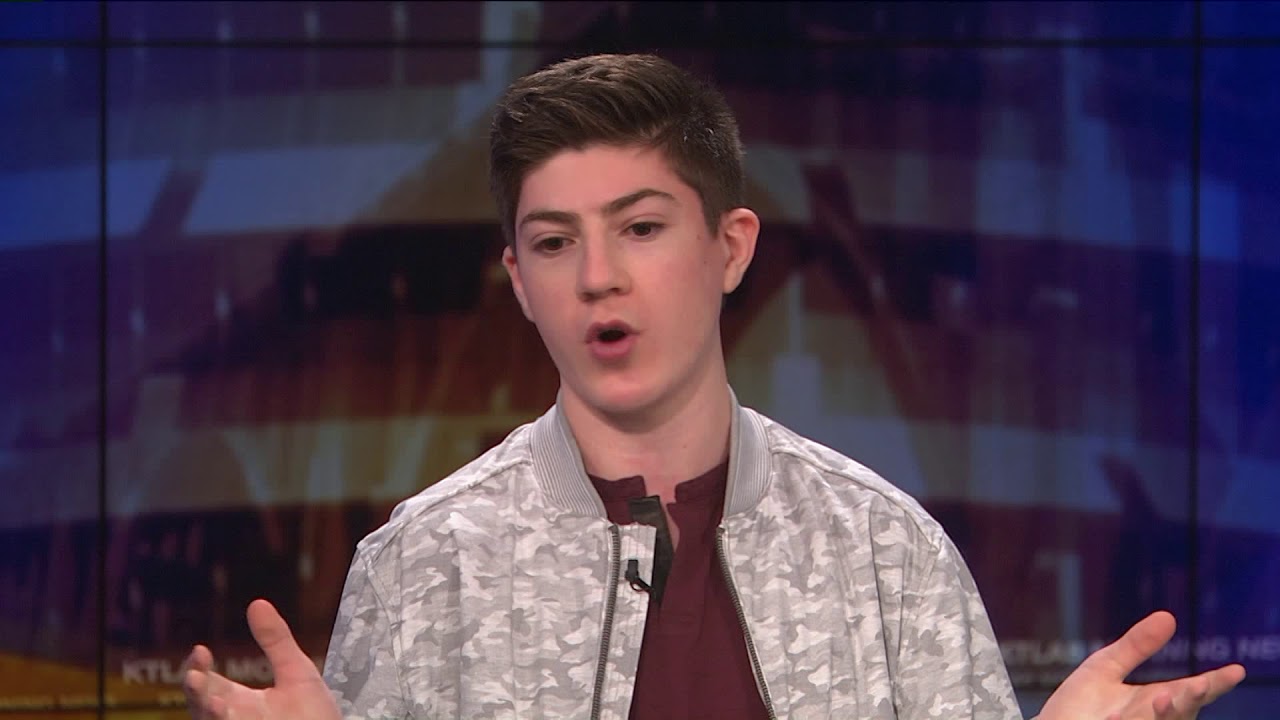 Mason Cook on Minnie Driver's Mysterious Accent in “Speechless” - YouTube