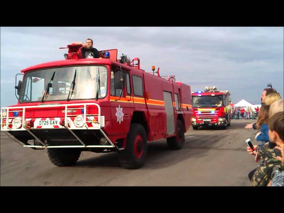 Emergency Services Show vehicle parade 2015 - YouTube