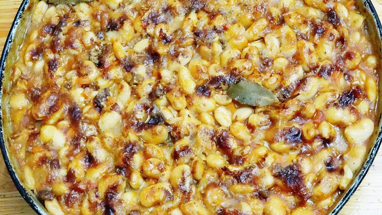 Fasule pllaqi ne tave - YouTube