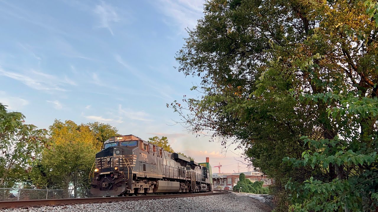 NS ES44DC 7719 Leads Mani-Modal 288-20 on 9/21/23 - YouTube