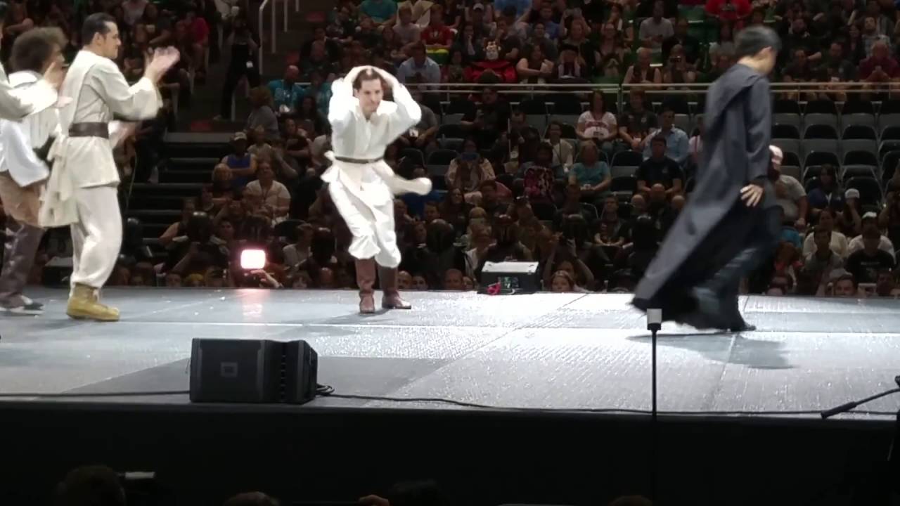 Salt Lake Comic Con: Jedi vs Sith Dance Off - YouTube