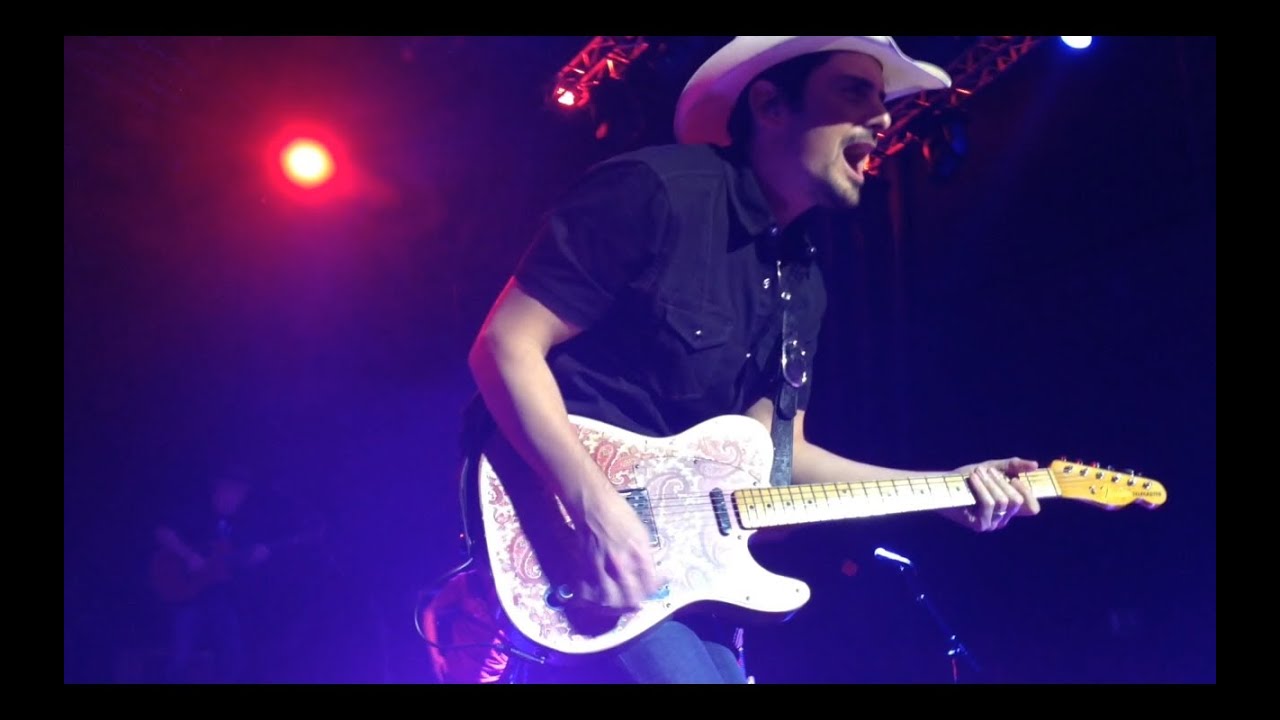 Brad Paisley - Time Warp & Hot For Teacher - Stavanger - 03.19.14 - YouTube