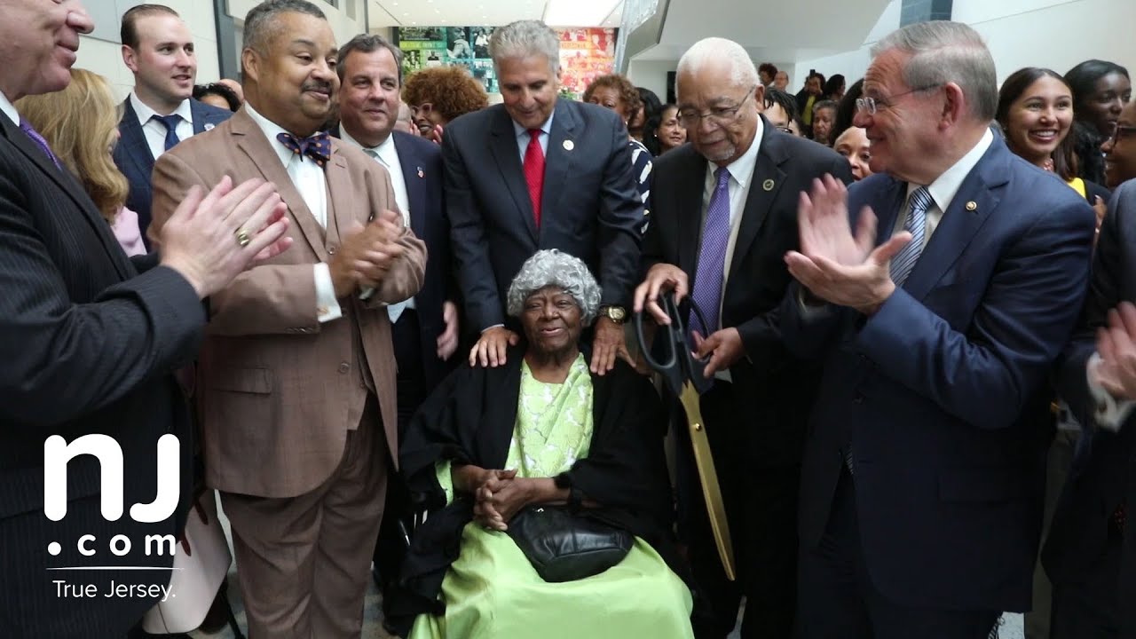 Rev. Mamie Lee recognized for dedication to school - YouTube