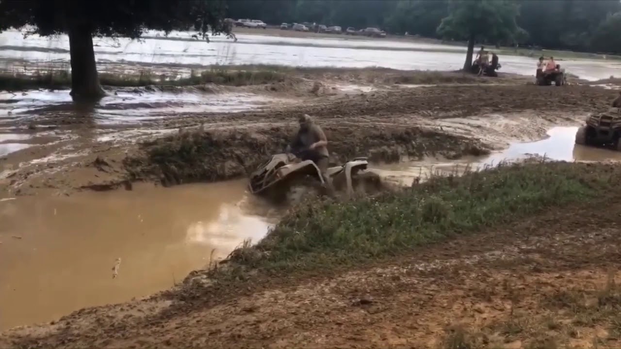 2018 Can Am Outlander 570 Xmr Mudding - YouTube