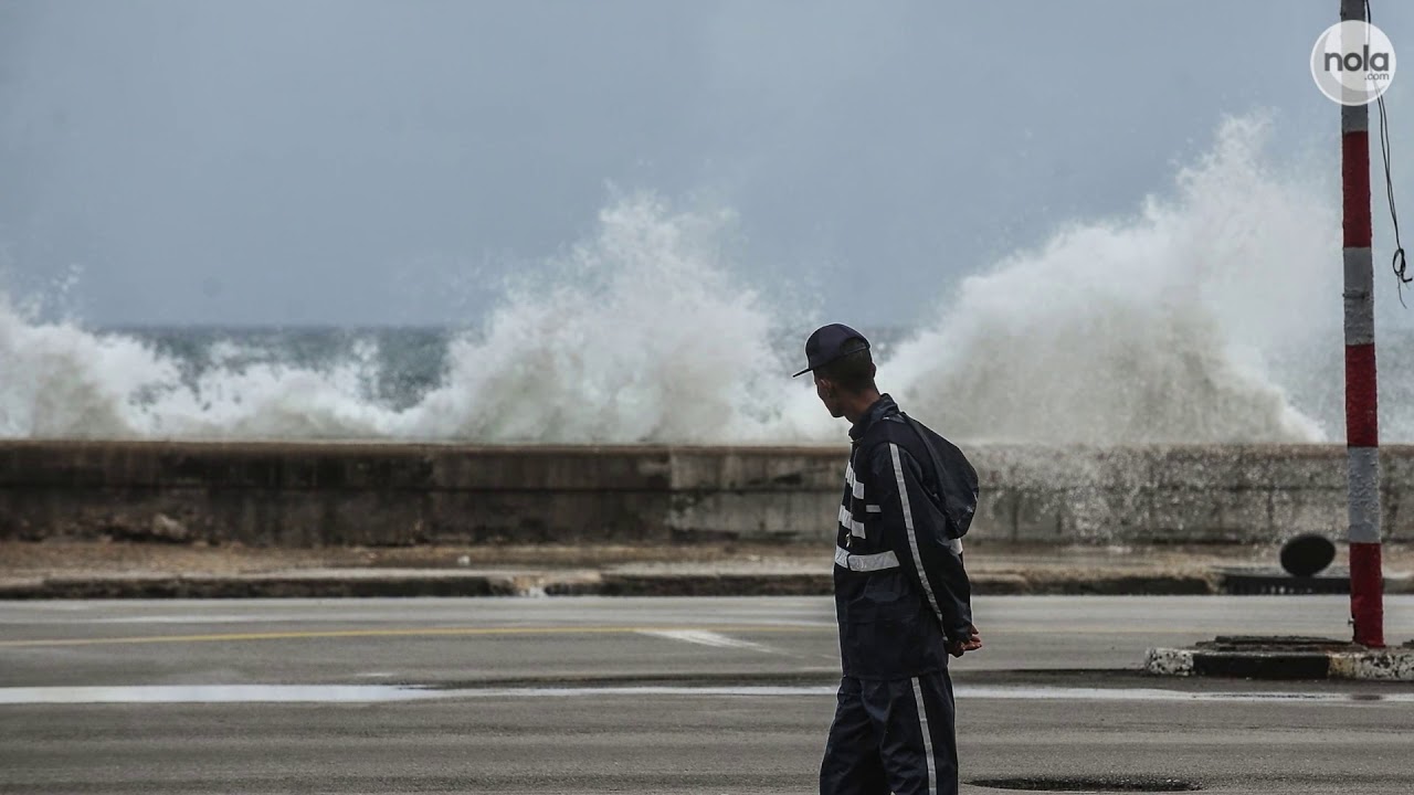 Hurricane Irma's 36-feet Waves Slam Havana - YouTube