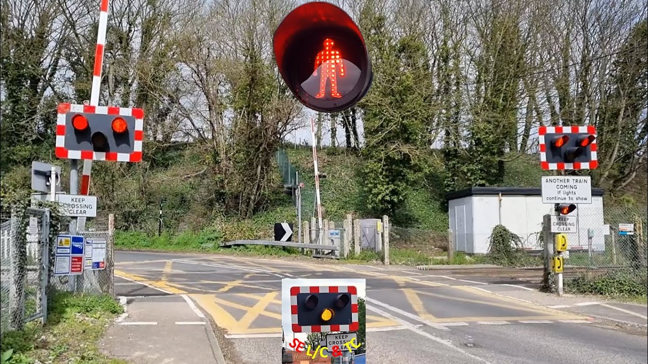 (New pedestrian lights) Grove Ferry Level Crossing, Kent - YouTube