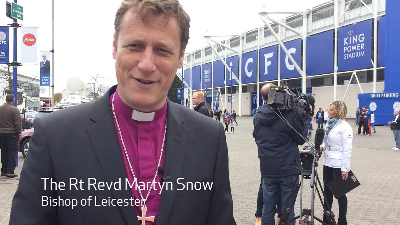 Bishop Martyn Snow arrives in Leicester - YouTube