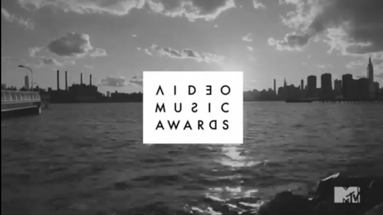 MTV Video Music Awards (2013) Opening - YouTube