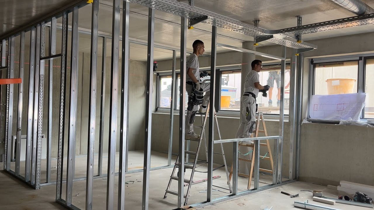 Trennwände mit Türen & Fenster erstellt, doppelt beplankt, gedämmt und ...