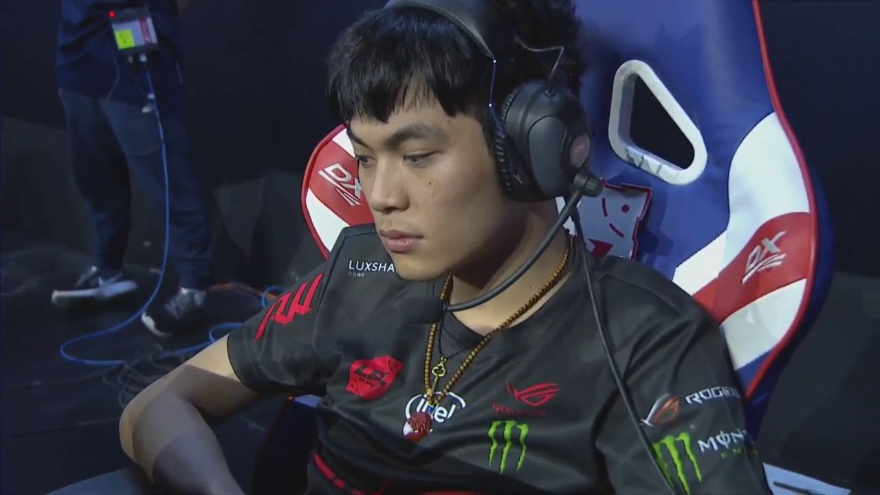 【LOL主播炸了赛事篇34】PYL闪现撞墙 吸血鬼E闪礼尚往来 - YouTube