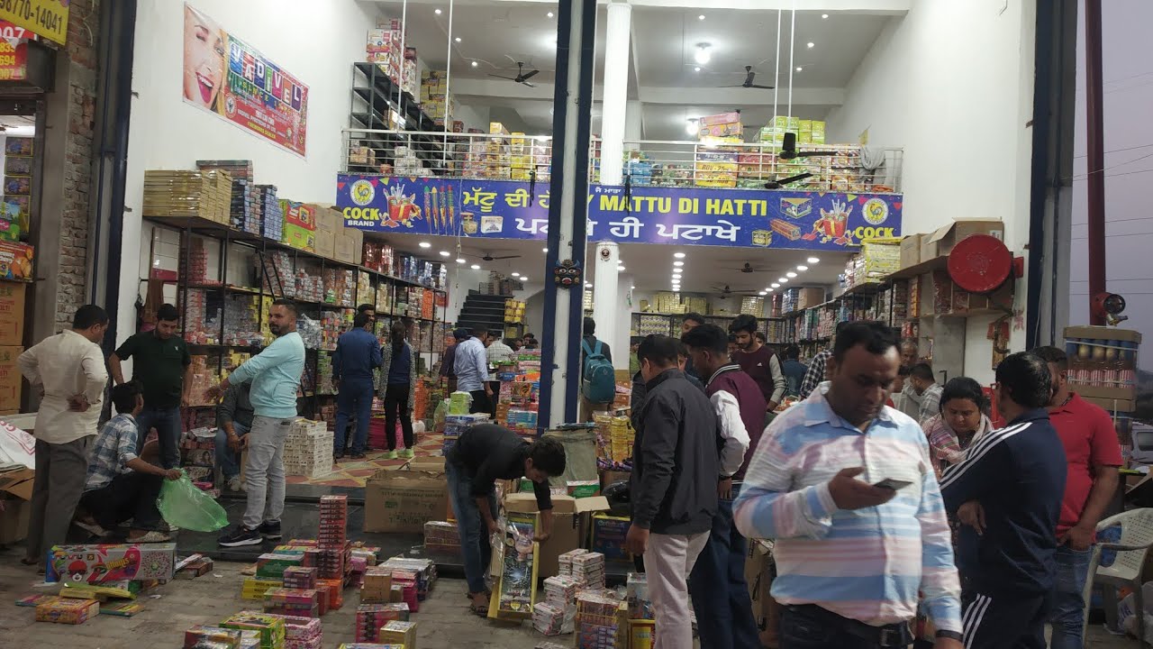 Kurali pataka market punjab mattu di hatti sabse saste patake yha pe ...