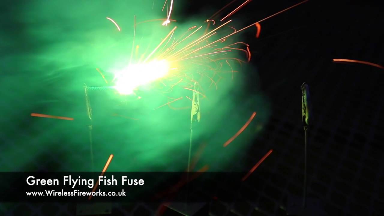 Green Flying Fish Fuse - www.WirelessFireworks.co.uk - YouTube