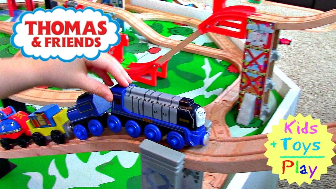 Thomas and Friends Wood Play Table Vinnie & the Rescue Train Playtime ...