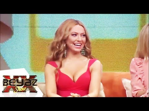 Beyaz, Mini Elbiseli Hadise'nin Bacaklarını Örtüyor! - Beyaz Show