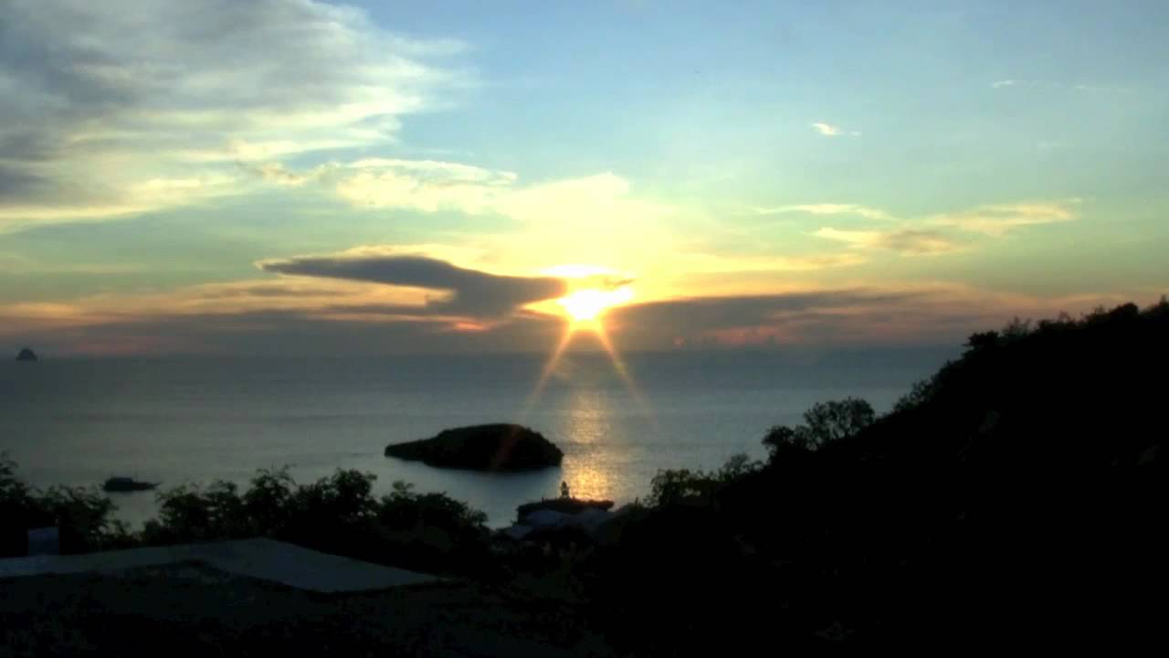 Relaxing Piano Music w Ocean Sunset - YouTube