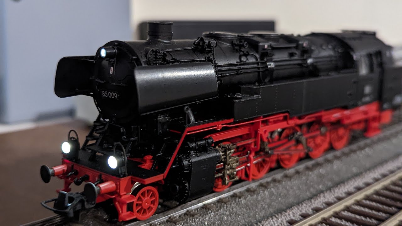 Testing ROCO Steam Locomotive BR 85 DCC Zimo Sound decoder - YouTube