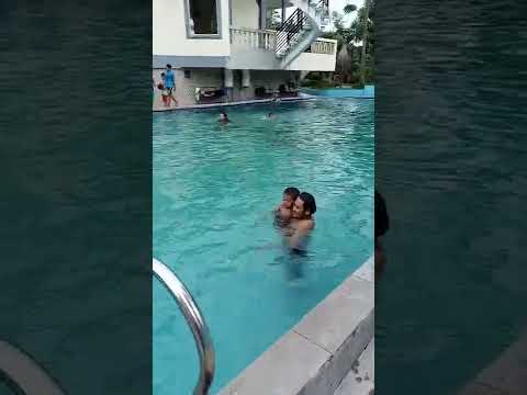 Mas Ayom sareng Bapak Renang