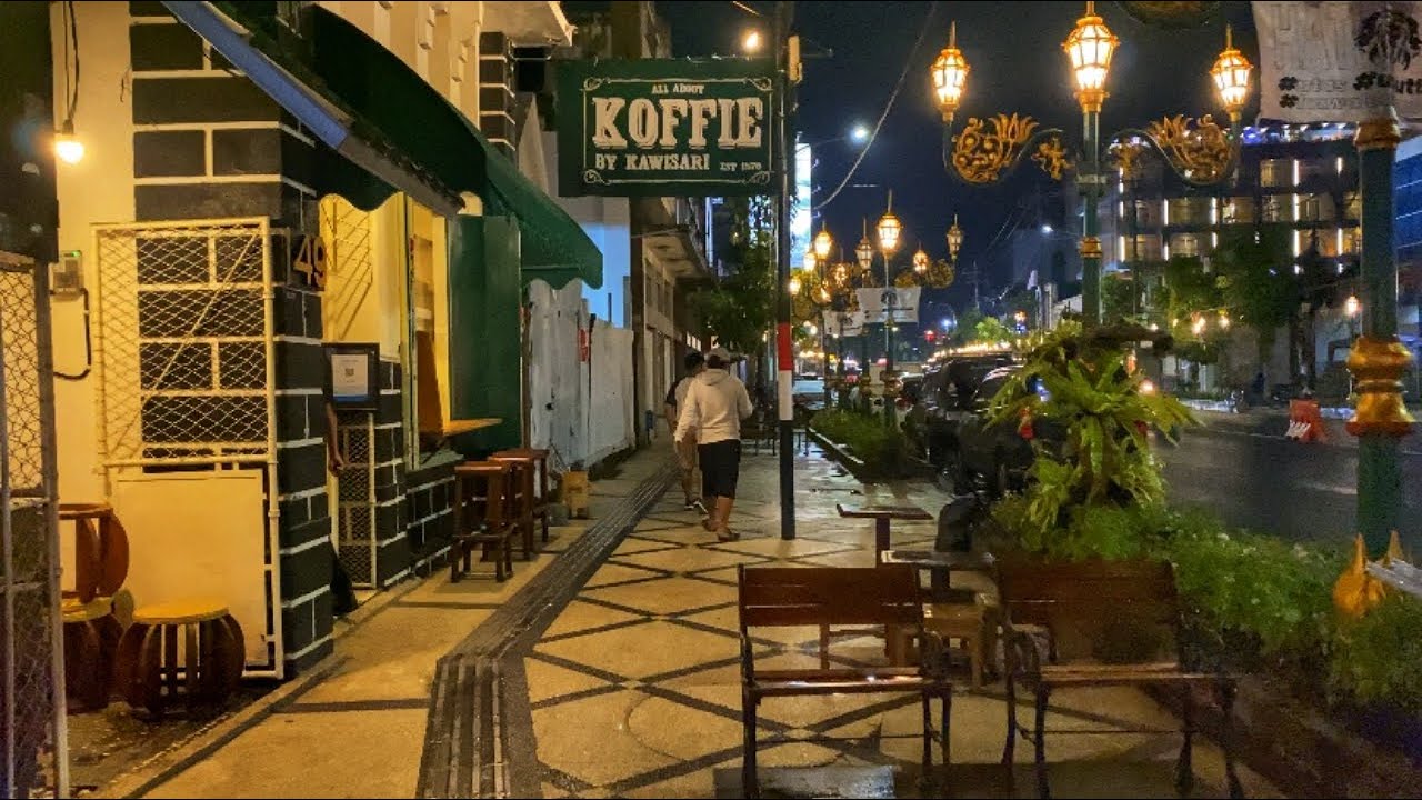 Kayutangan Heritage Malang • Night walking in after rain in Malang city ...