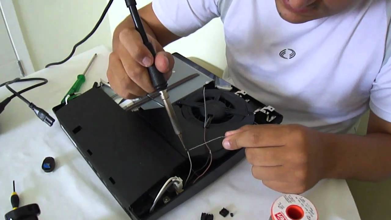 TUTORIAL: Acelere o cooler do seu PS3 "slim" - YouTube