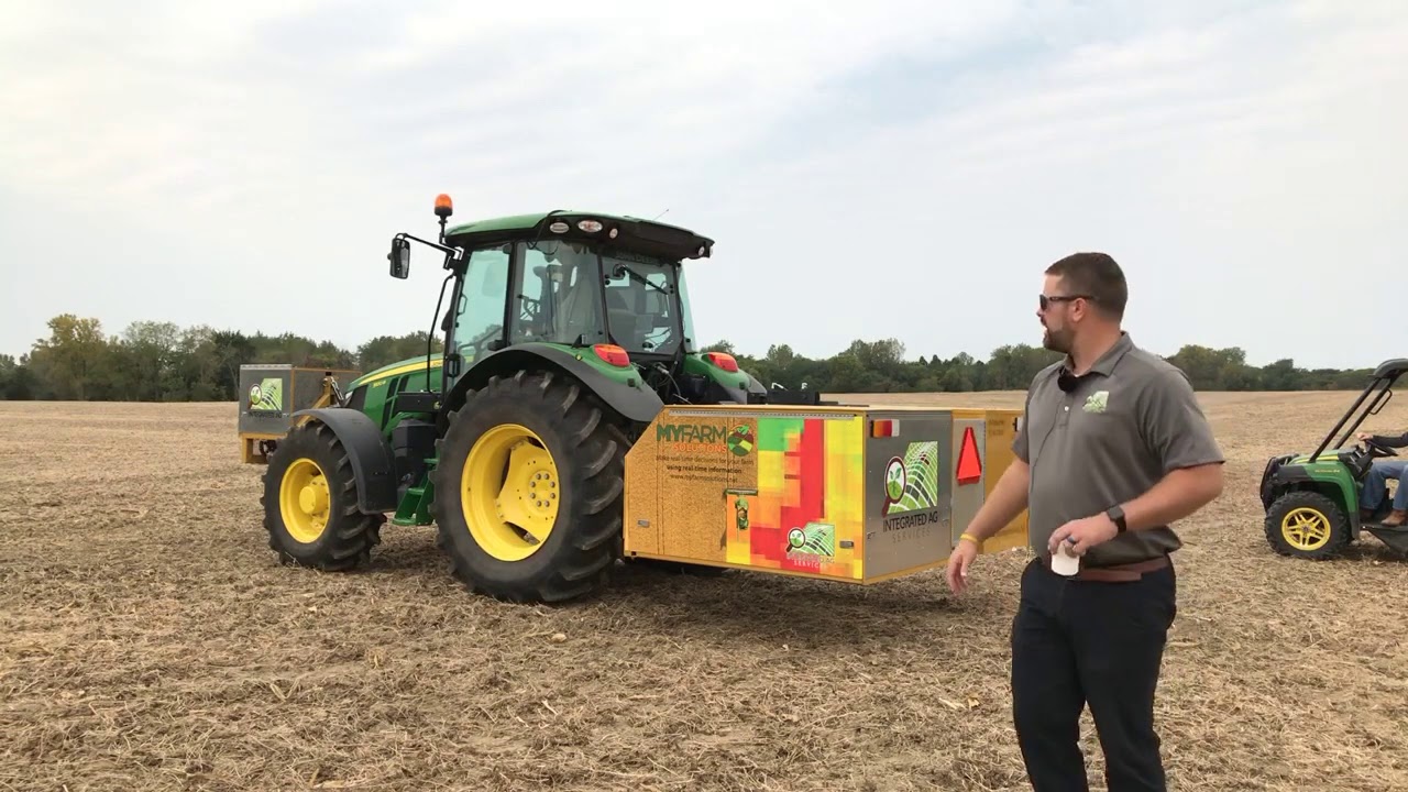 Soil sampling demonstration with Integrated Ag Services - YouTube